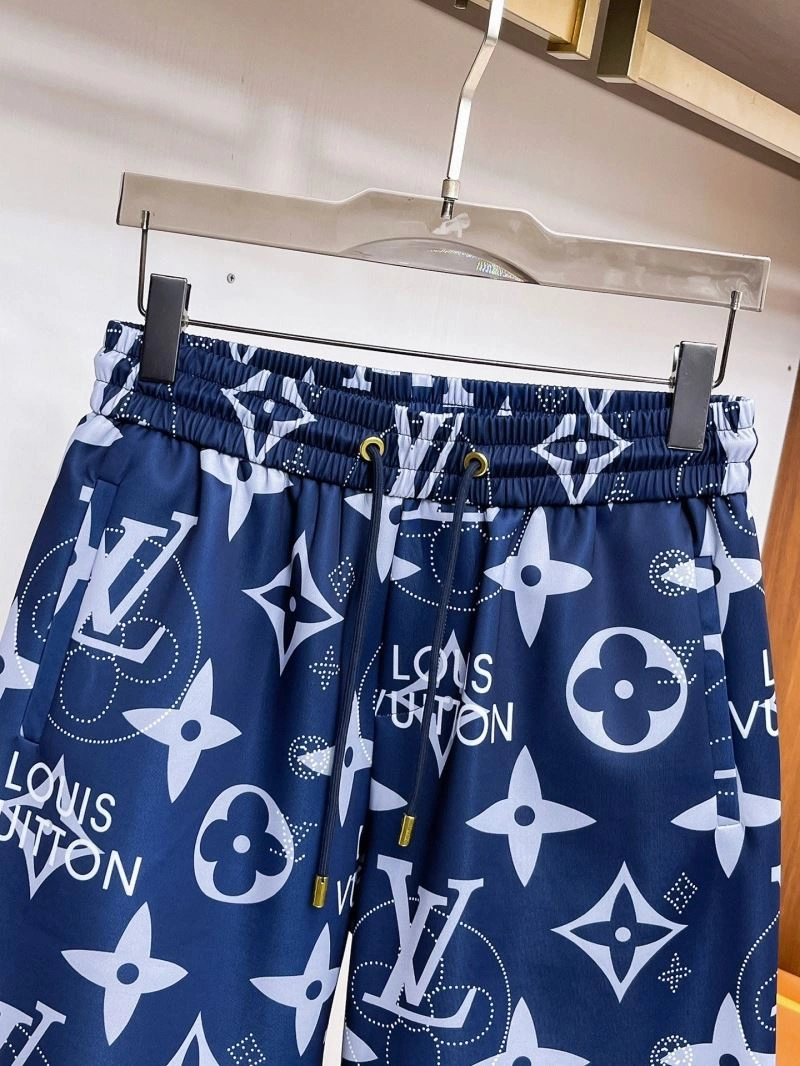 Accurate model Louis Vuitton Short Pants