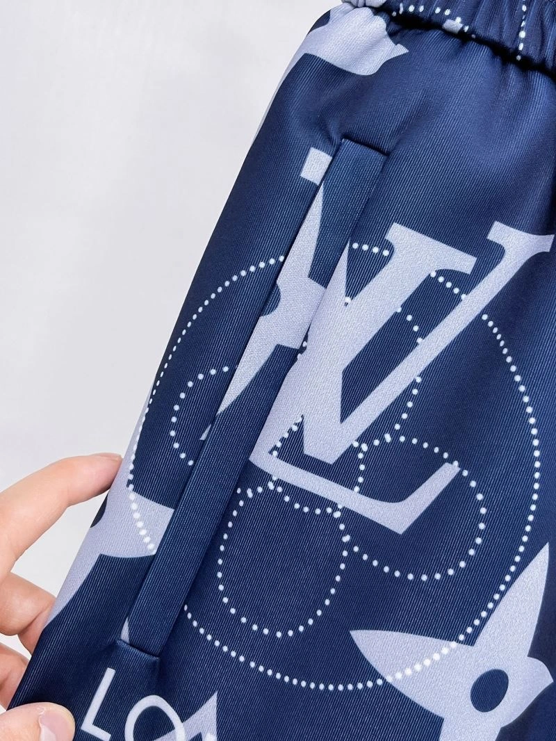 Accurate model Louis Vuitton Short Pants