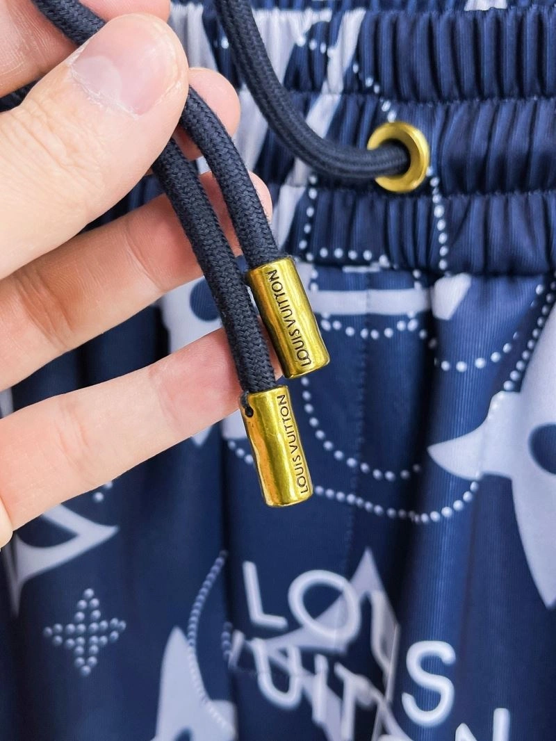 Accurate model Louis Vuitton Short Pants