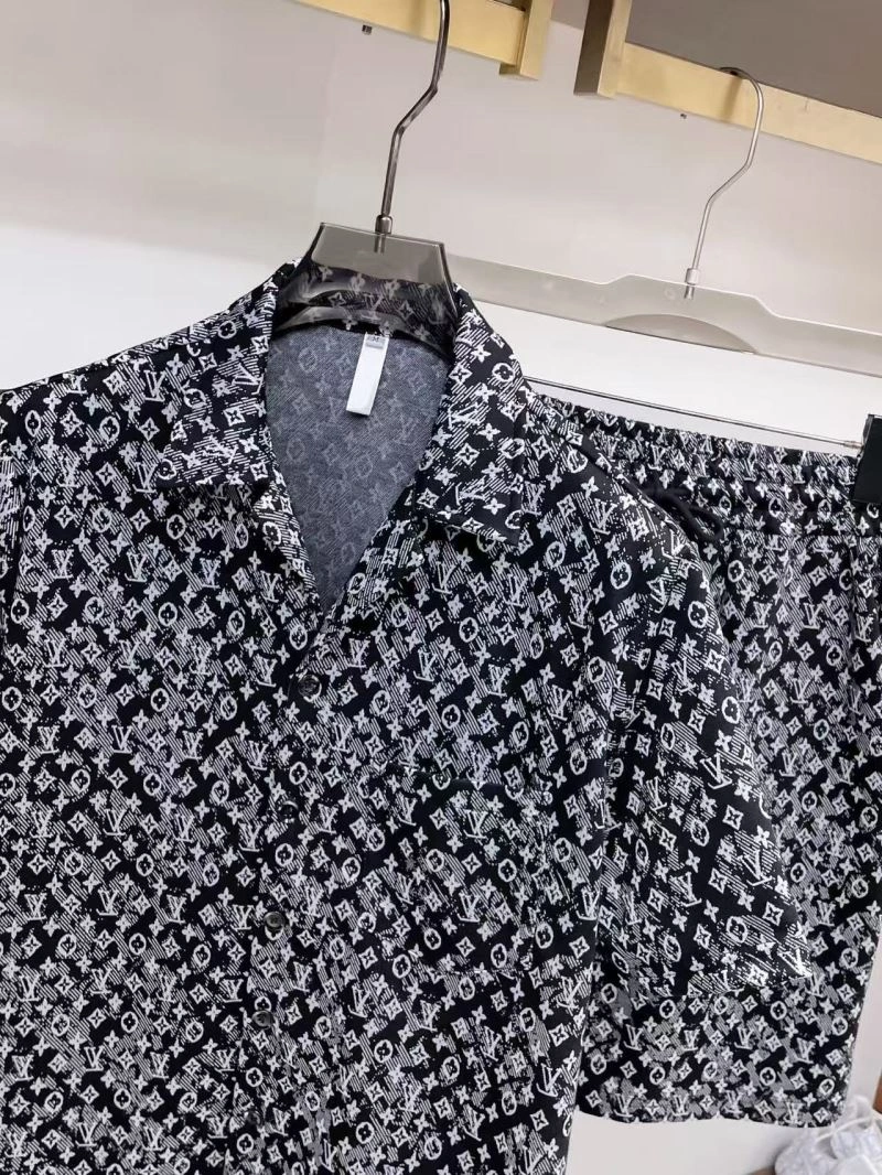 Bargain Louis Vuitton Short Suits