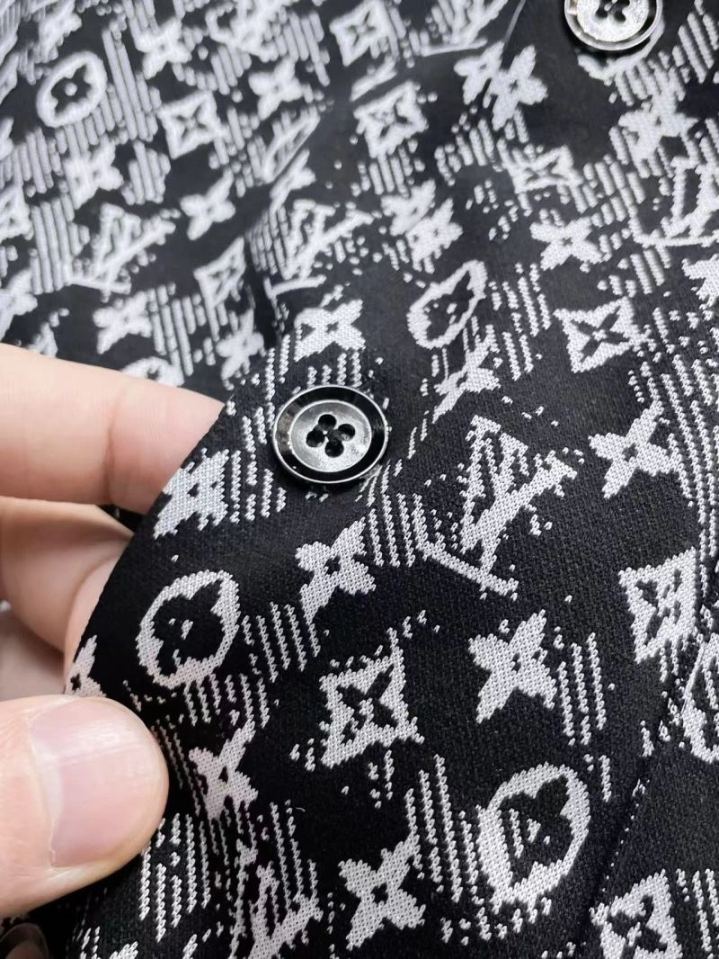 Bargain Louis Vuitton Short Suits