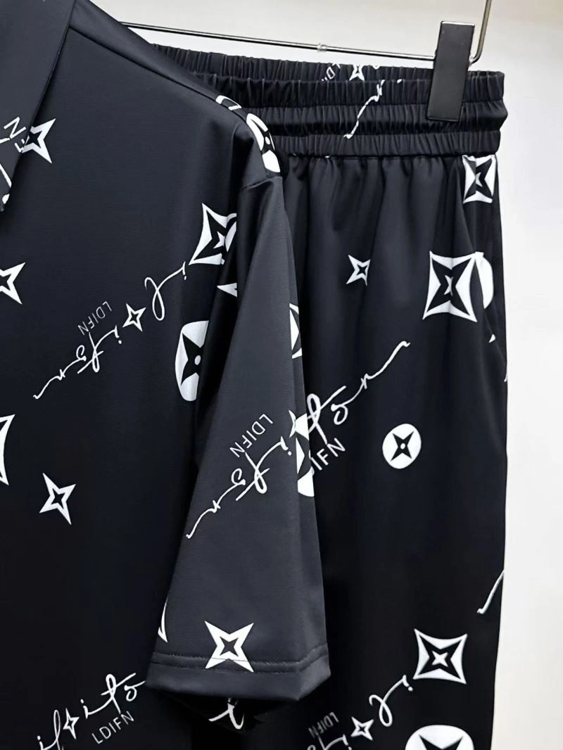 Precise copy Louis Vuitton Short Suits