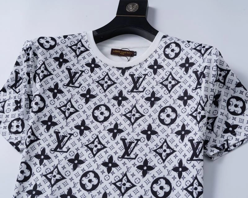 Cut-rate Louis Vuitton Short Suits