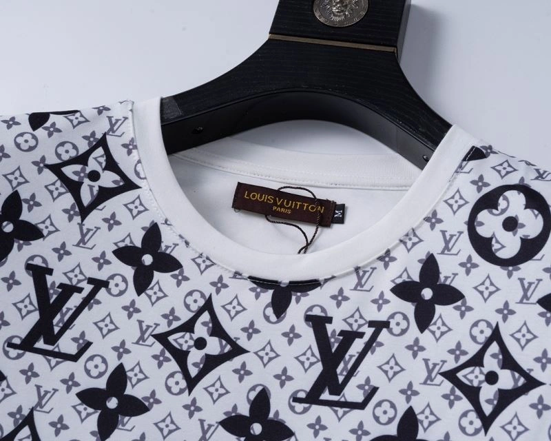 Cut-rate Louis Vuitton Short Suits