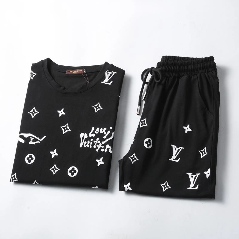 Accurate model Louis Vuitton Short Suits
