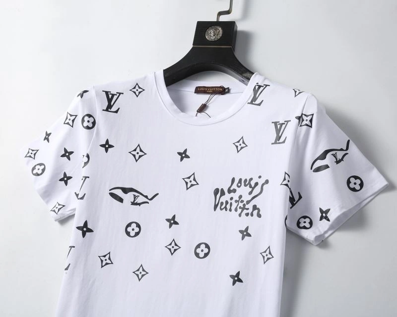 Accurate model Louis Vuitton Short Suits