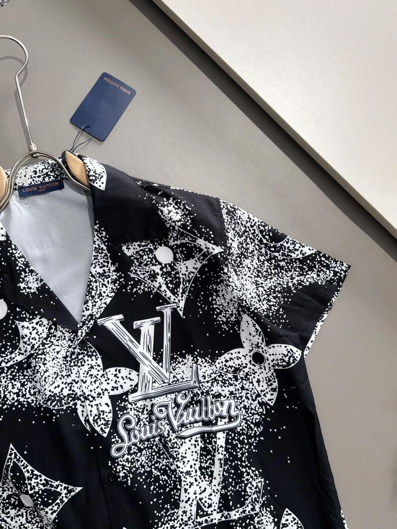 Exact replica Louis Vuitton Short Suits