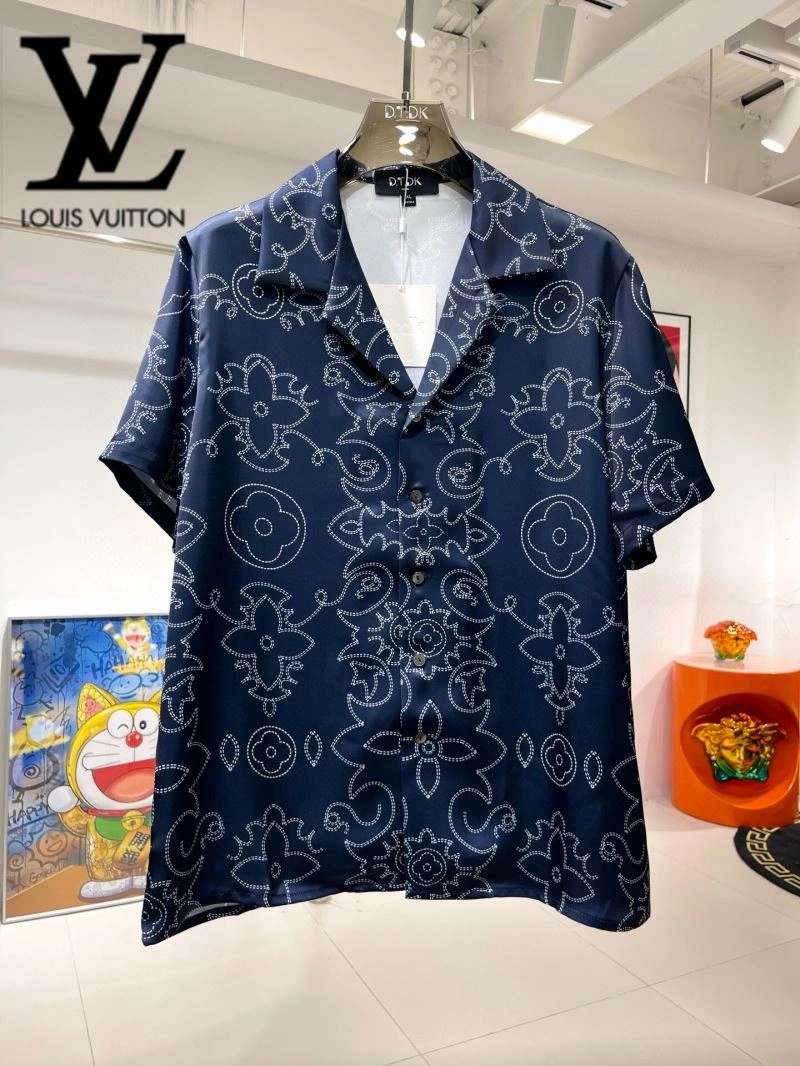Brand-authenticated Louis Vuitton Short Suits