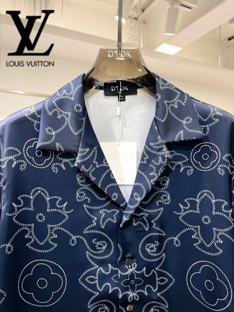 Brand-authenticated Louis Vuitton Short Suits