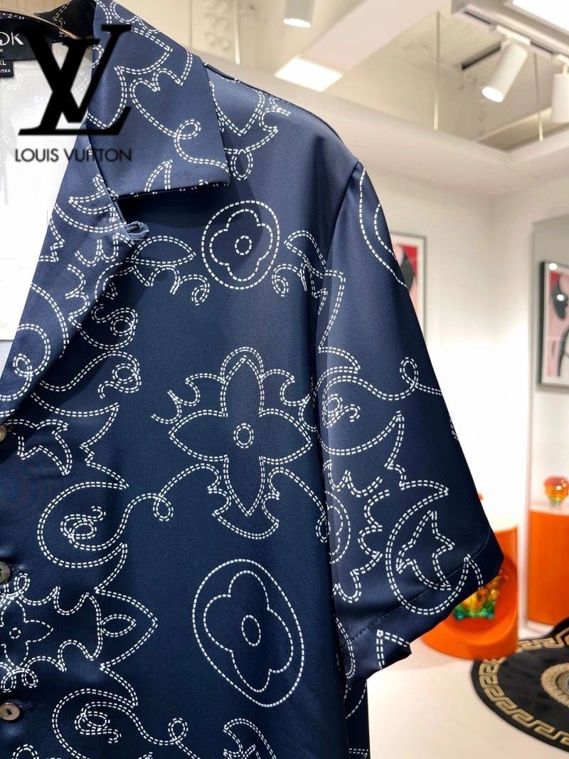 Brand-authenticated Louis Vuitton Short Suits