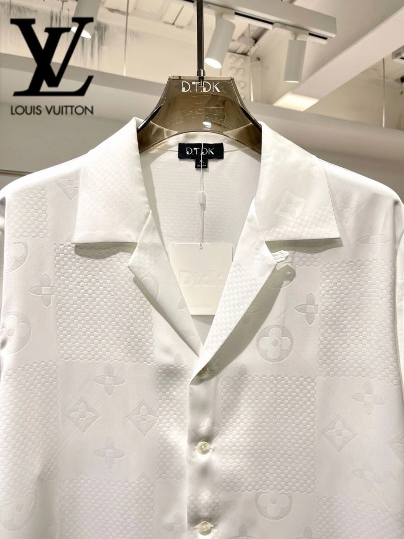 Exact replica Louis Vuitton Short Suits