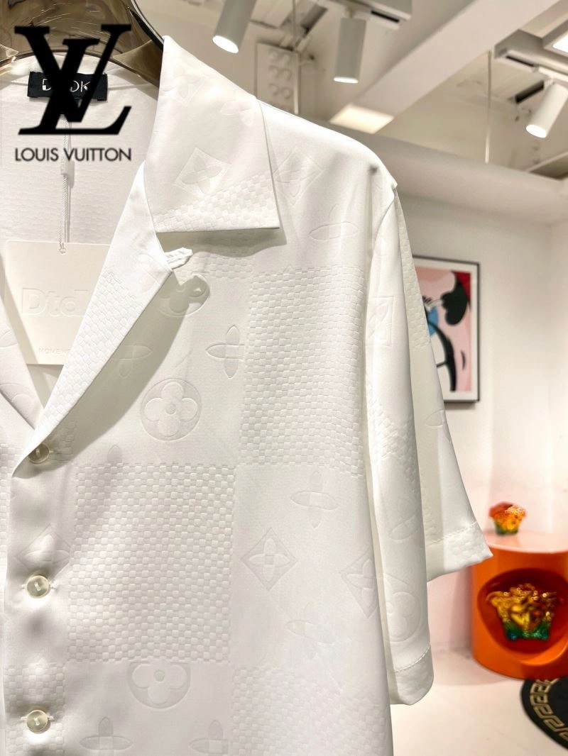 Exact replica Louis Vuitton Short Suits