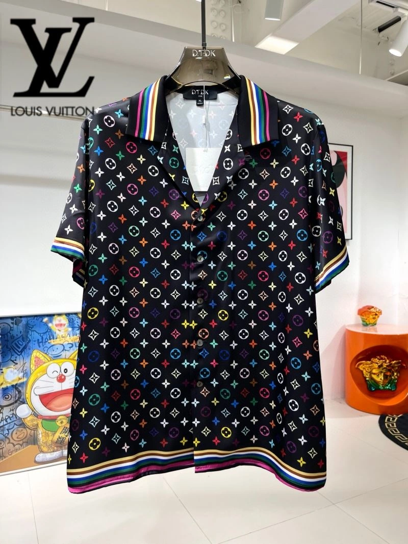 Exact replica Louis Vuitton Short Suits