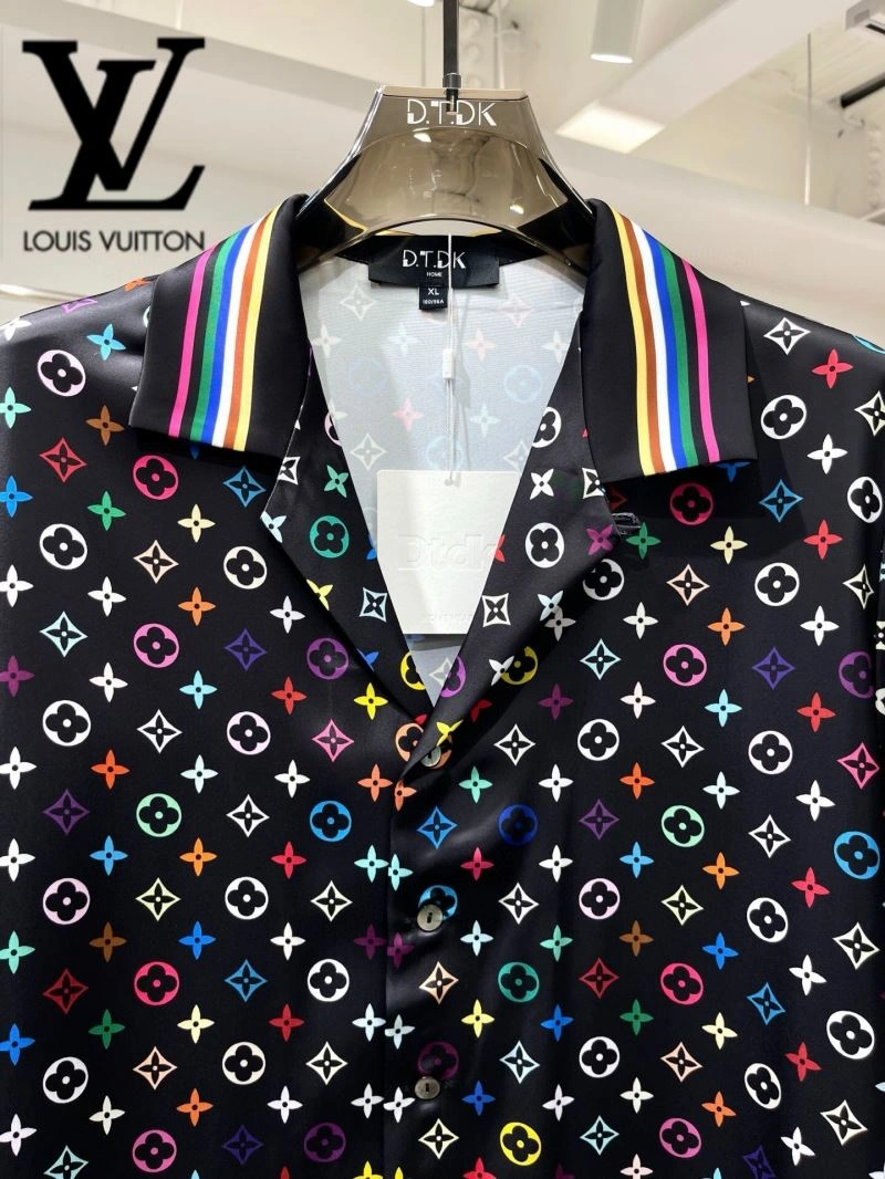 Exact replica Louis Vuitton Short Suits