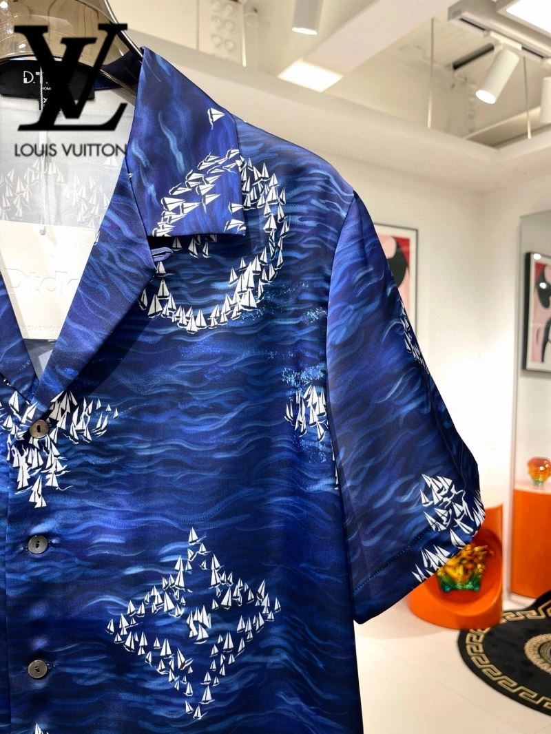 Official Louis Vuitton Short Suits
