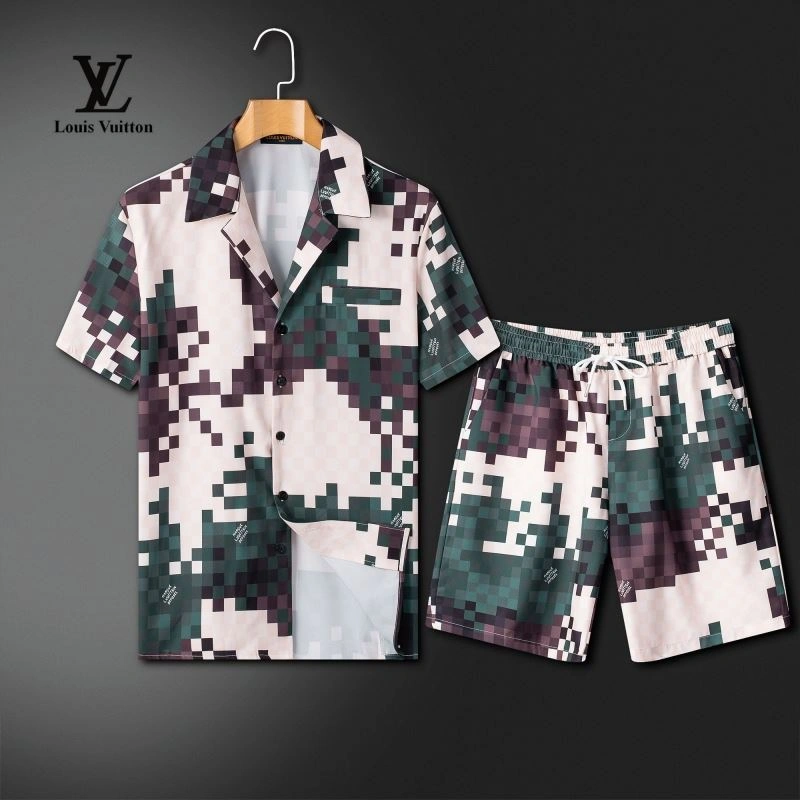 Bargain Louis Vuitton Short Suits
