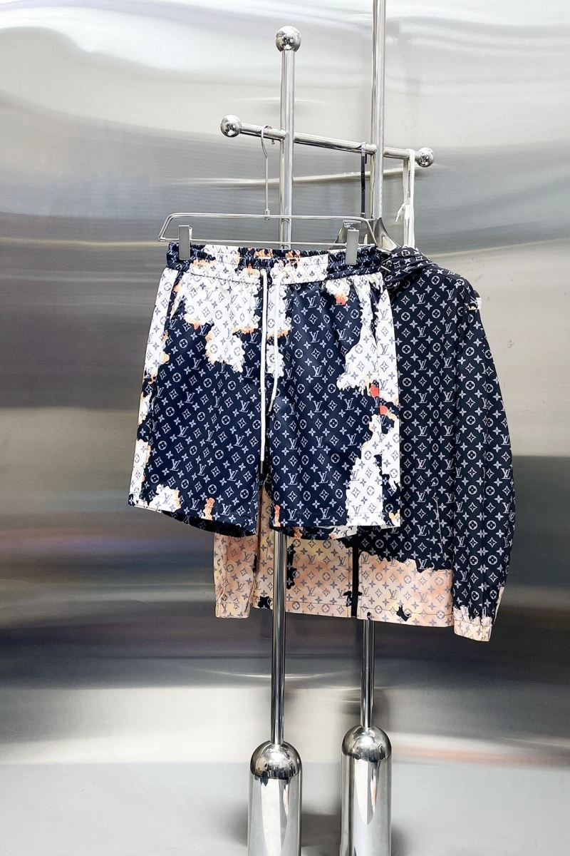 Precise copy Louis Vuitton Short Suits
