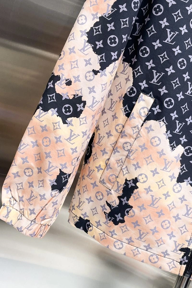 Precise copy Louis Vuitton Short Suits