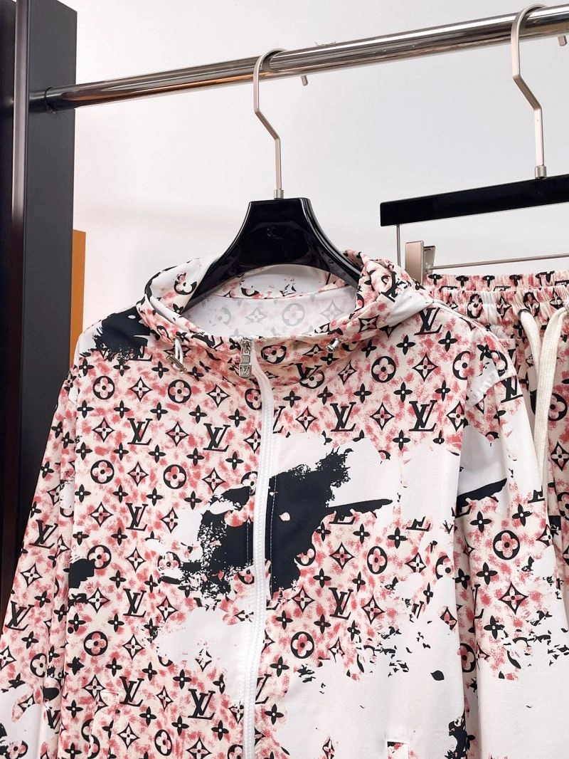 Inexpensive Louis Vuitton Short Suits