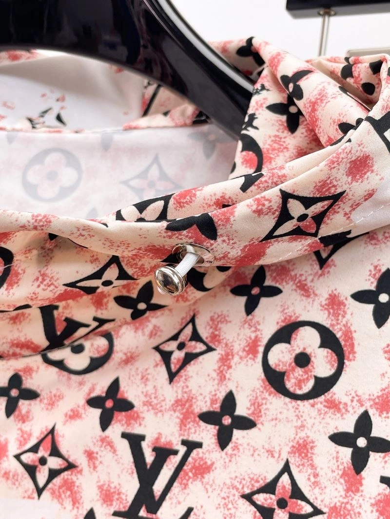 Inexpensive Louis Vuitton Short Suits