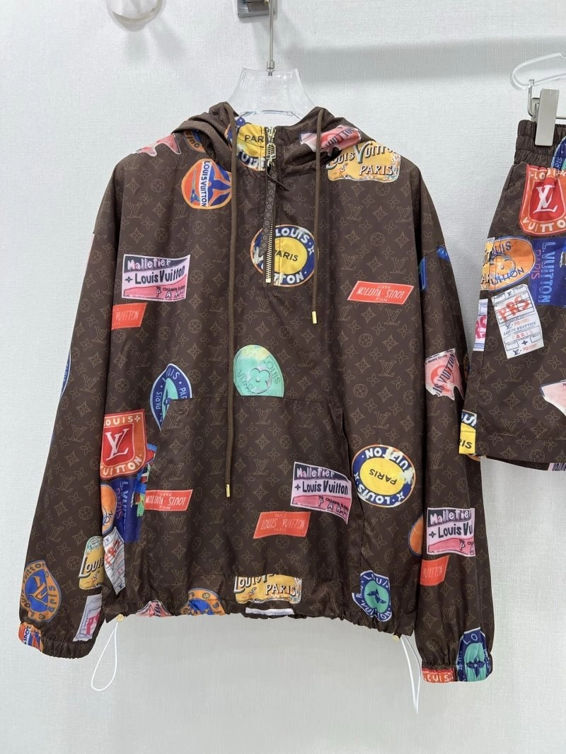 Cut-rate Louis Vuitton Short Suits