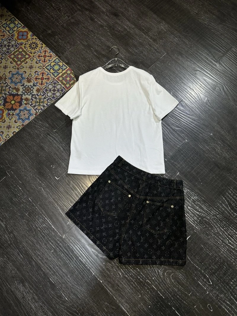 Top match Louis Vuitton Short Suits