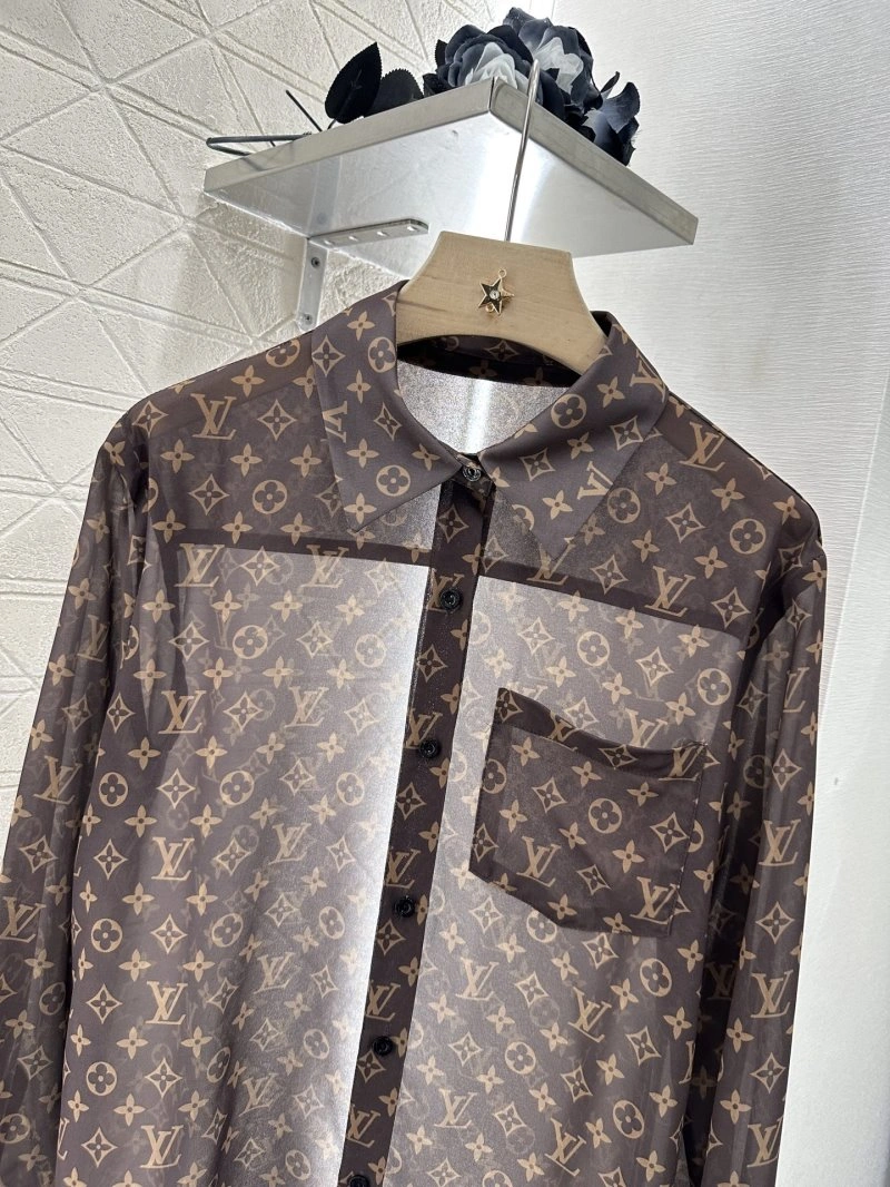 Official Louis Vuitton Short Suits