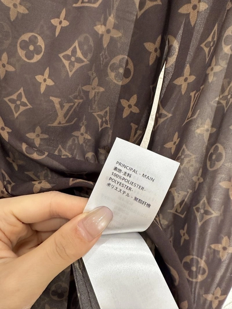 Official Louis Vuitton Short Suits