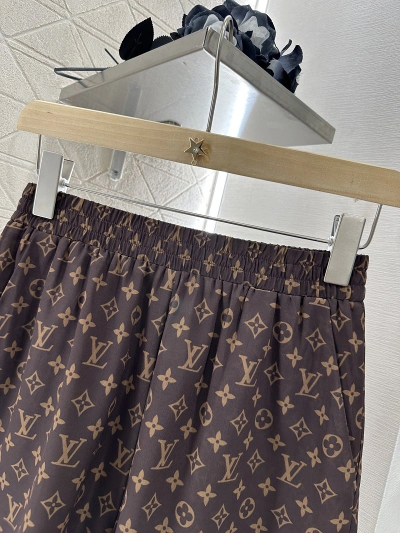 Official Louis Vuitton Short Suits