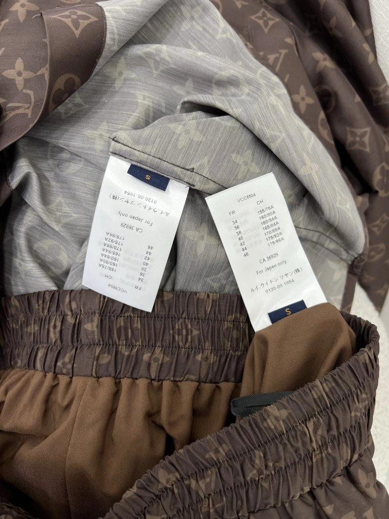 Bargain Louis Vuitton Short Suits