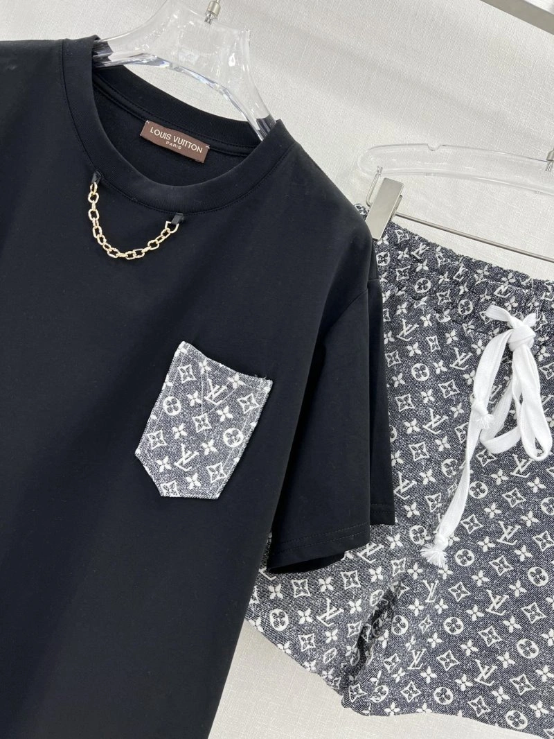 Economical Louis Vuitton Short Suits