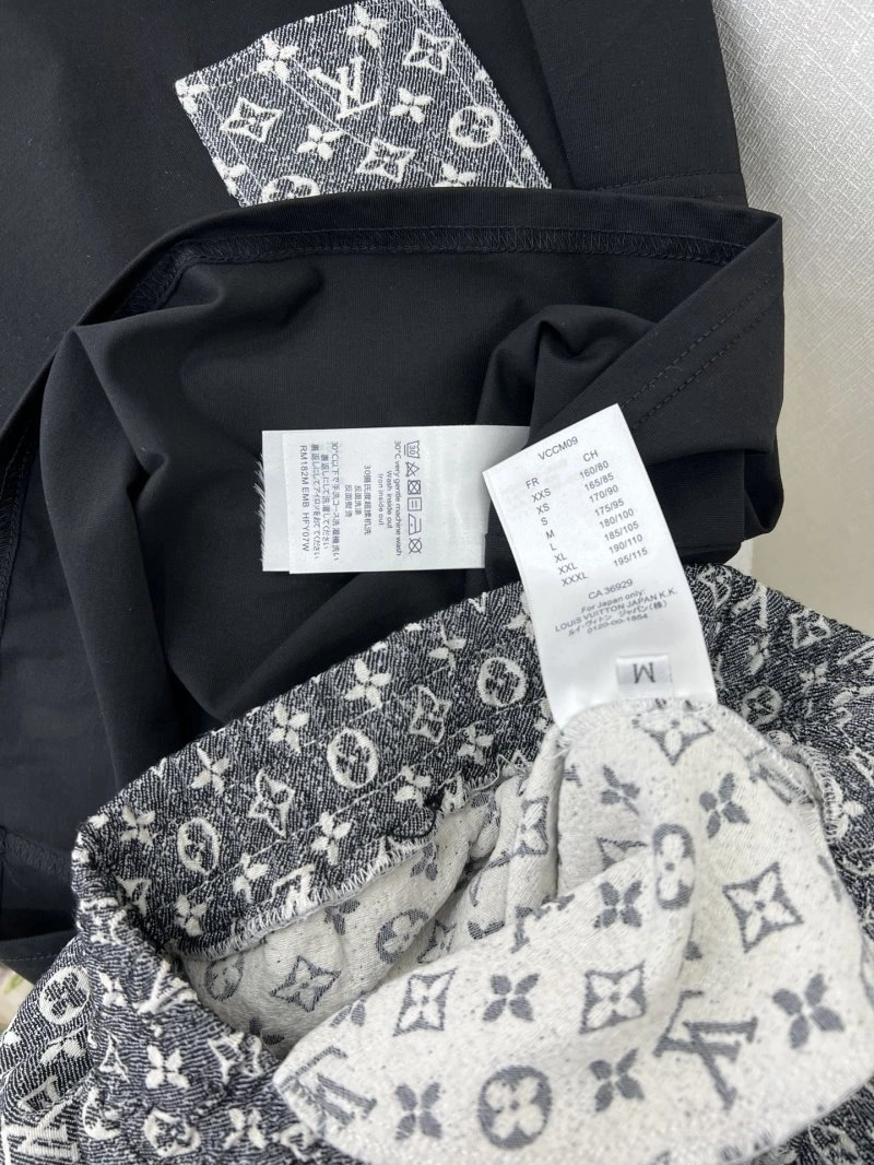 Economical Louis Vuitton Short Suits