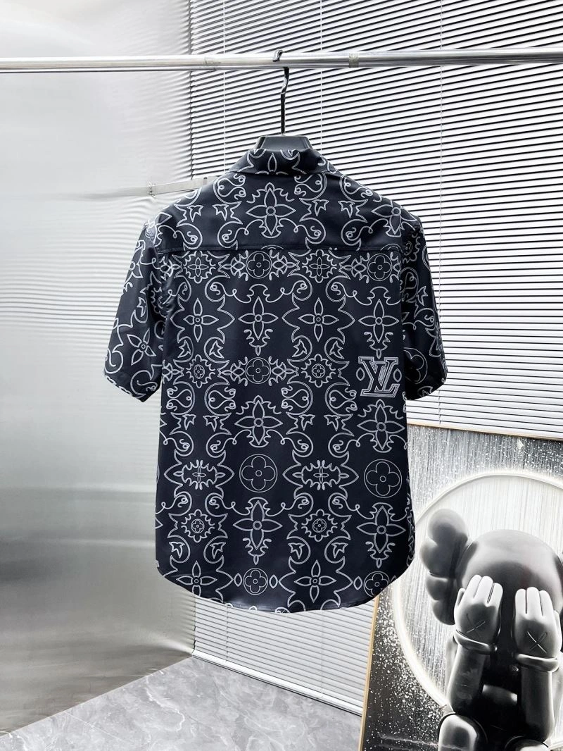 Official Louis Vuitton Short Suits