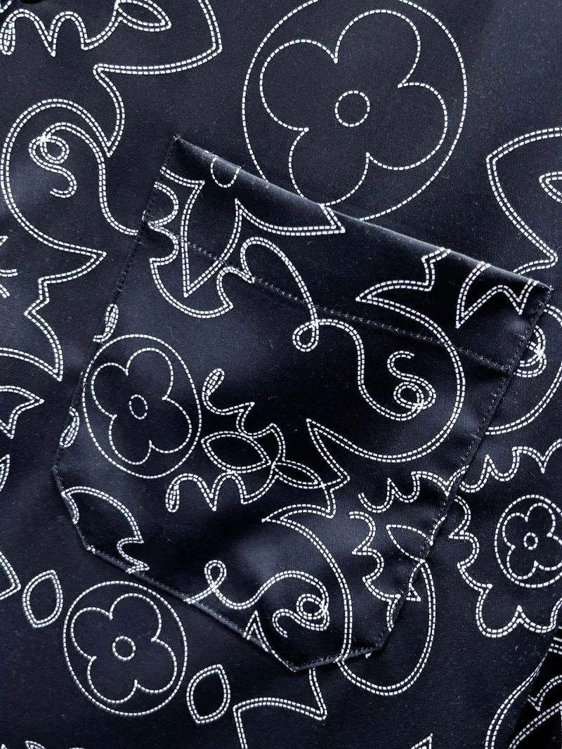 Official Louis Vuitton Short Suits