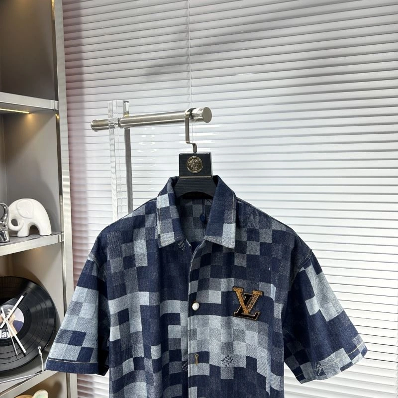 Precise copy Louis Vuitton Short Suits