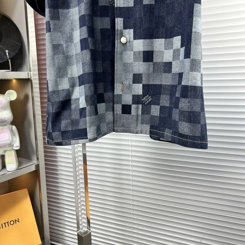 Precise copy Louis Vuitton Short Suits