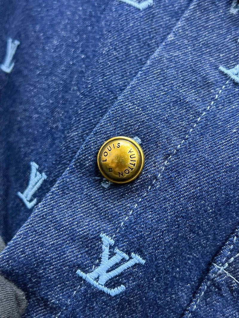 Brand-authenticated Louis Vuitton Short Suits