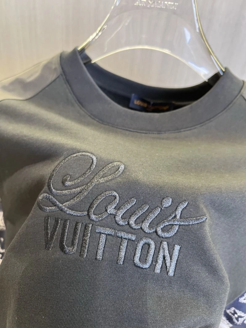 1:1 copy Louis Vuitton Short Suits