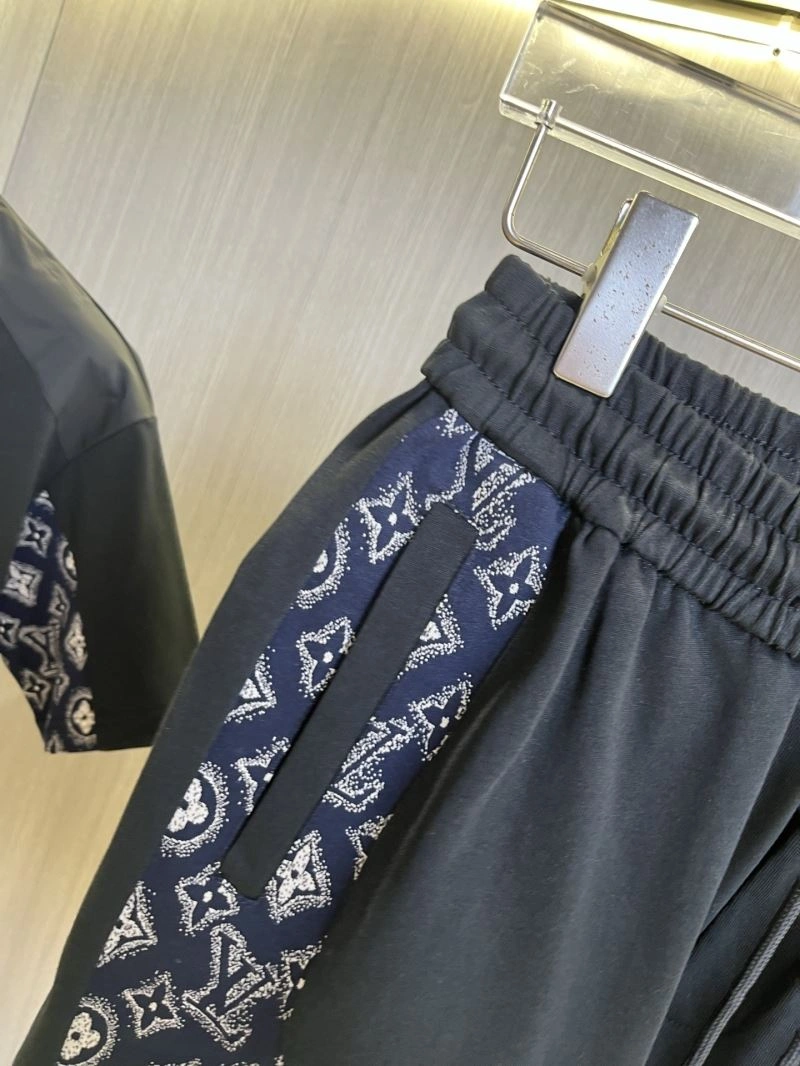 1:1 copy Louis Vuitton Short Suits
