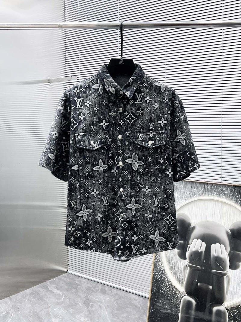 Indistinguishable Louis Vuitton Short Suits