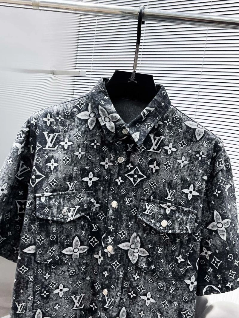 Indistinguishable Louis Vuitton Short Suits