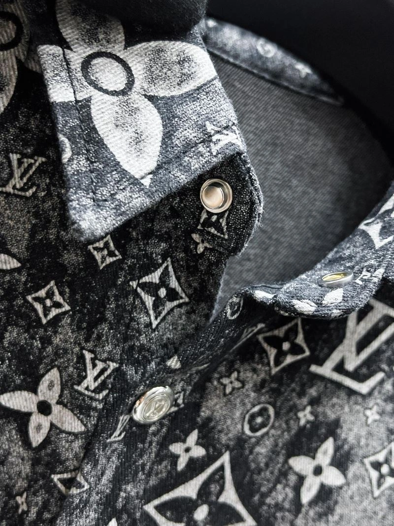 Indistinguishable Louis Vuitton Short Suits
