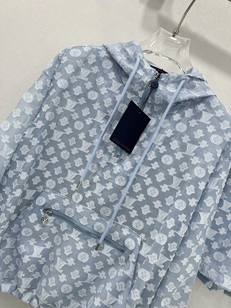Inexpensive Louis Vuitton Short Suits