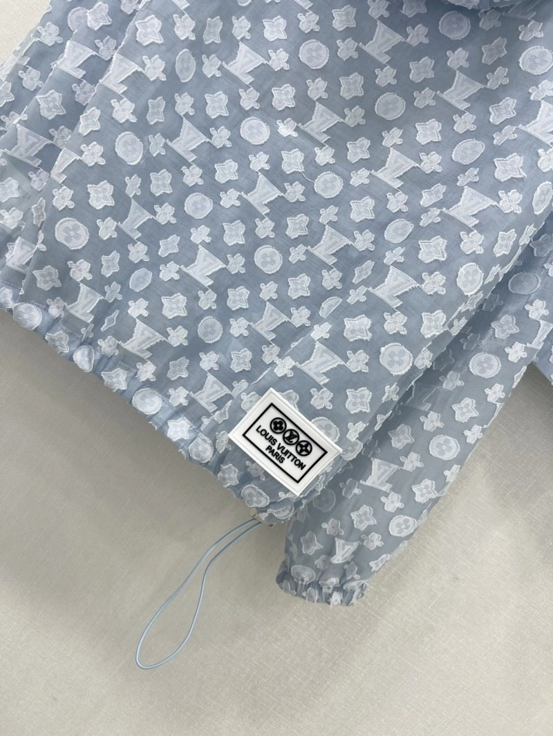 Inexpensive Louis Vuitton Short Suits
