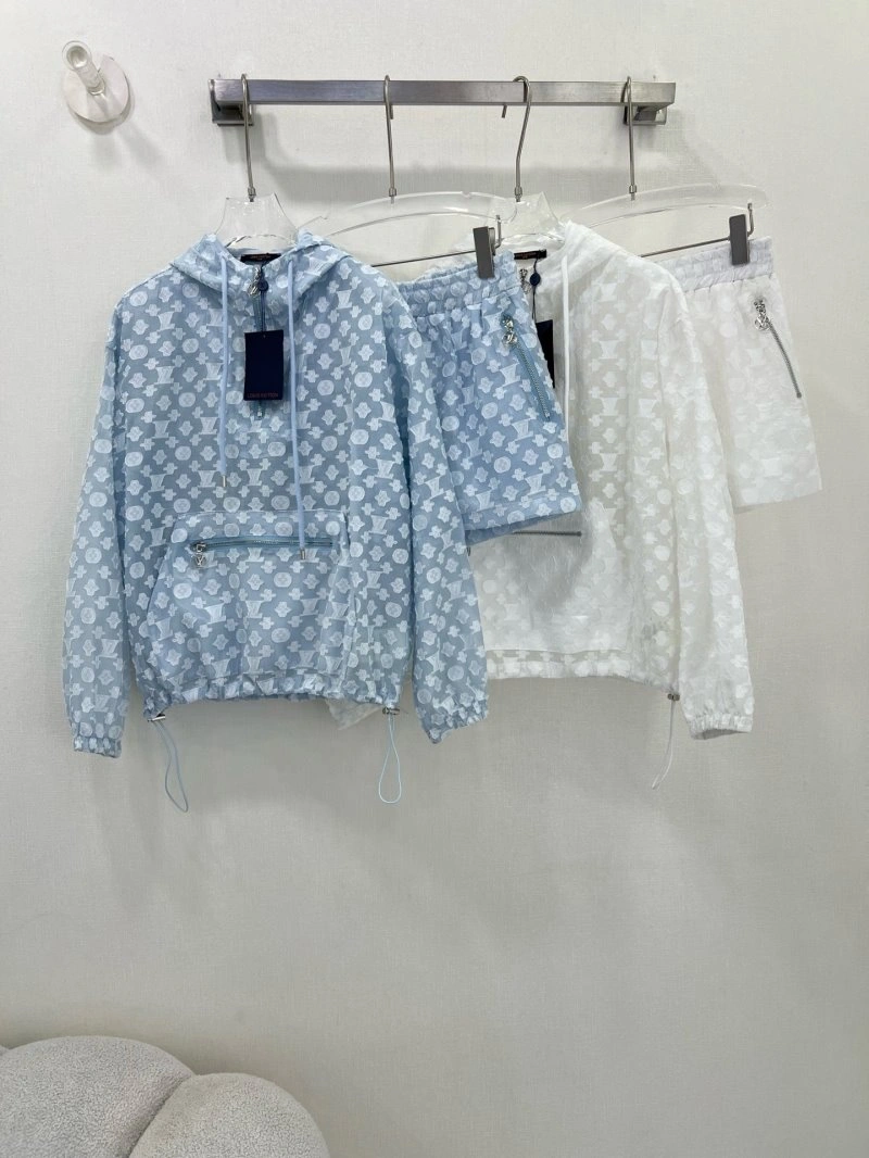 Inexpensive Louis Vuitton Short Suits