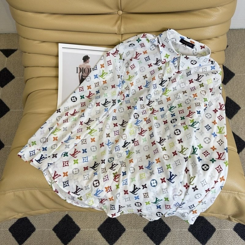 Inexpensive Louis Vuitton Short Suits