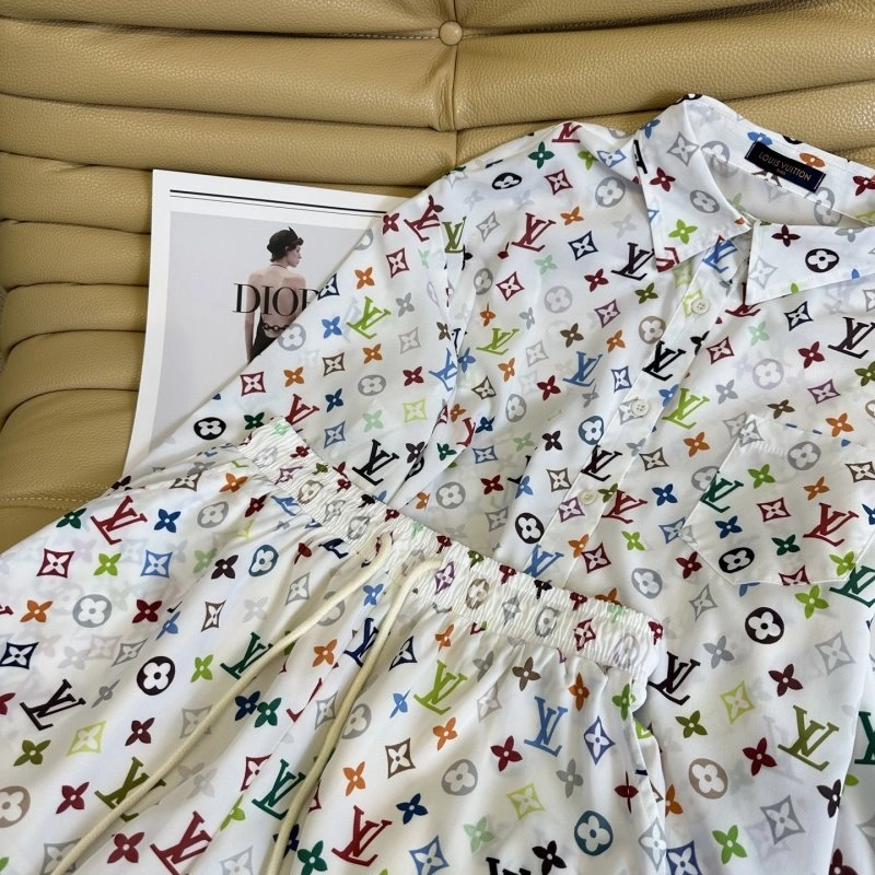 Inexpensive Louis Vuitton Short Suits