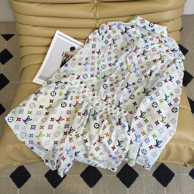 Inexpensive Louis Vuitton Short Suits