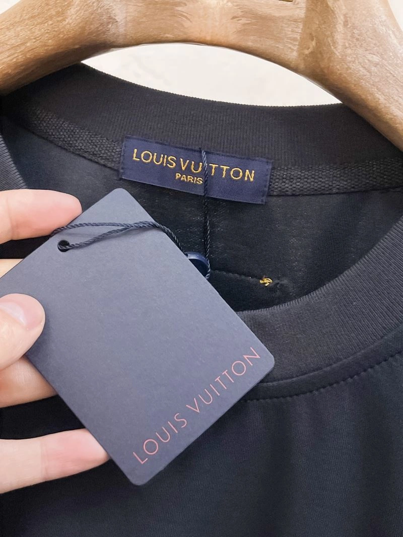 Accurate model Louis Vuitton Short Suits