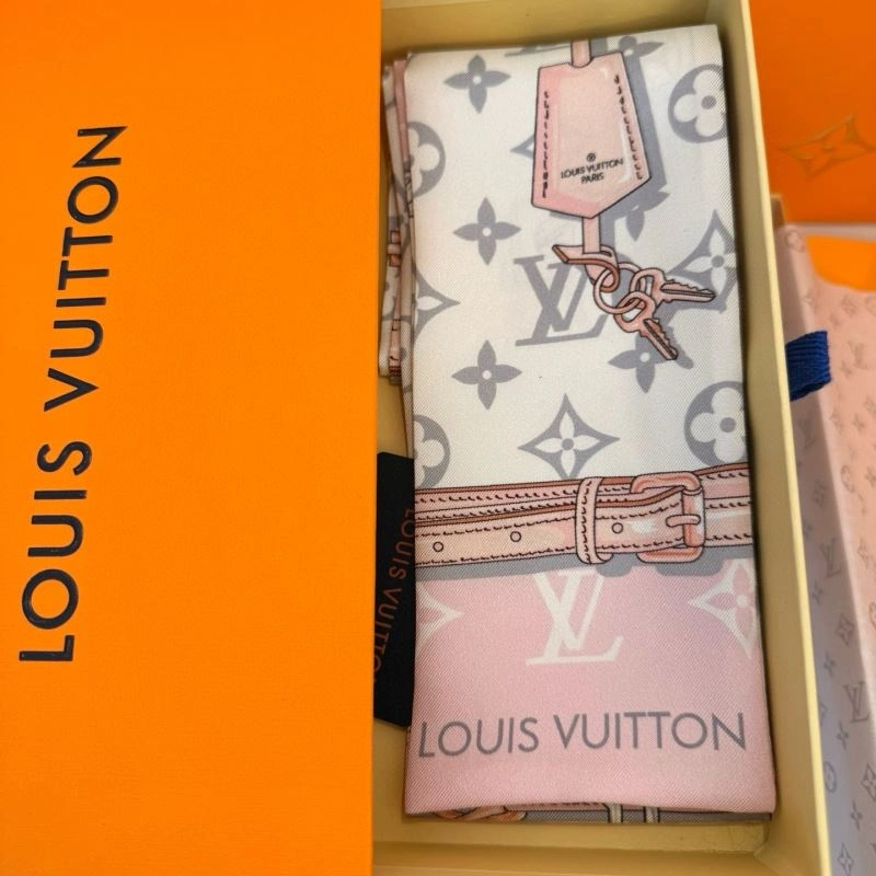 Accurate model Louis Vuitton Silk